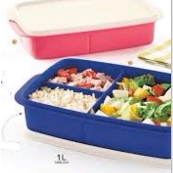 Tupperware | Kitchen | Tupperware Lunch Container Plus Divided Dish Set ...